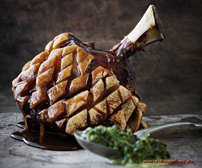 Ølstegte svineskanke og chokolademousse - opskrift