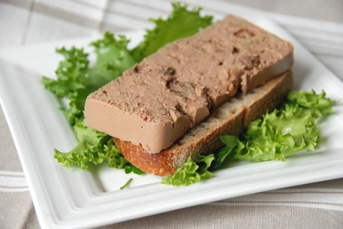 Kyllingeleverpostej med grøn peber | let på Kogebog.dk 💘