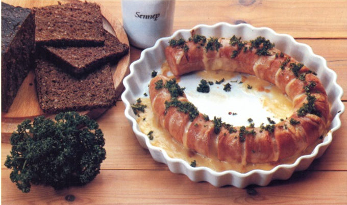 Medisterpølse røget med ost og sennep | godt på Kogebog.dk 💘