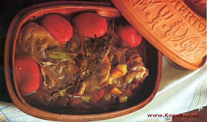 Svinebov med grønsager - sund opskrift fra Kogebog.dk