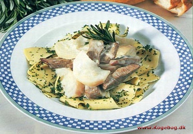 Kalvesauté med majroer - god opskrift bedst fra Kogebog.dk