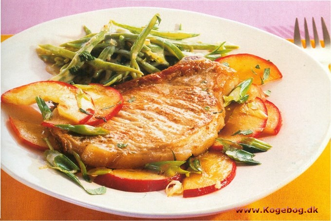 Kotelet med æble og løg - god opskrift bedst fra Kogebog.dk