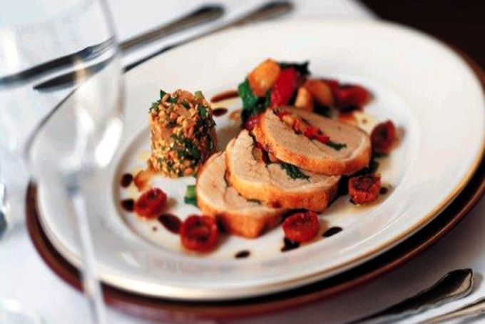 Svinebov, kogt, med hvidløg | let og godt på Kogebog.dk 💘