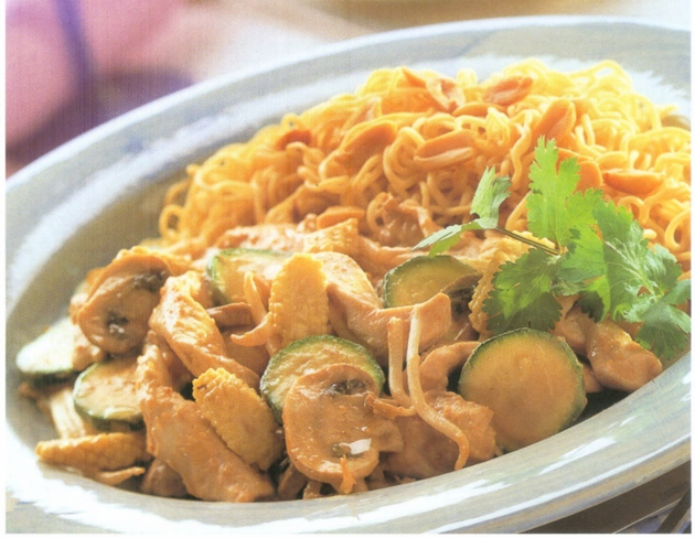 Nudler med jordnødder - Indbydende fotos i Kogebog.dk 💘