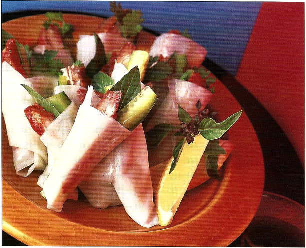 Rispapirruller med kødstrimler - Kogebog.dk 💘